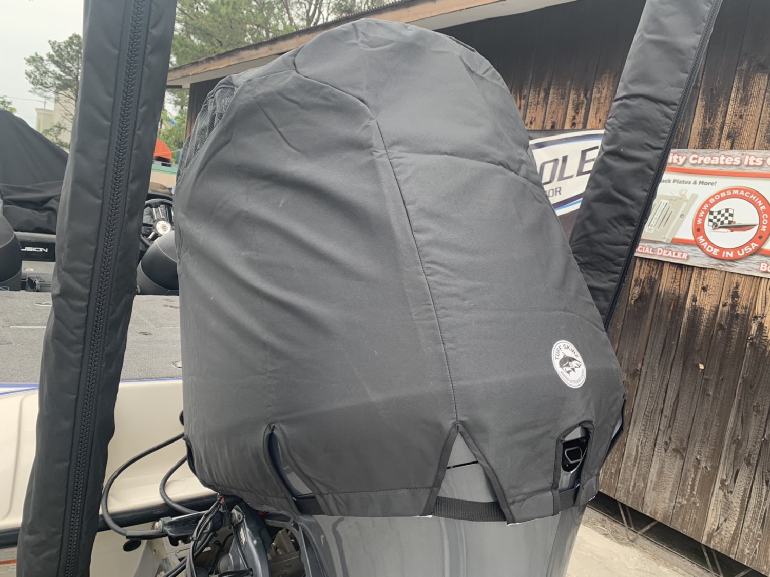 【TUFF SKINZ SHO用エンジンカバー 無地】｜株式会社FUSION｜TRITON BOATS｜RANGER BOATS